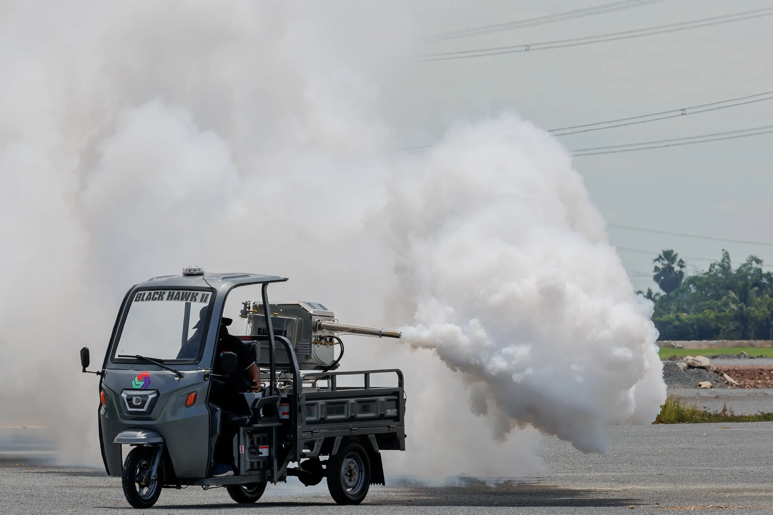เครื่องพ่นหมอกควัน แบบเคลื่อนที่ได้ BLACK HAWK II รุ่น BF-400 - พีที เทคนิค